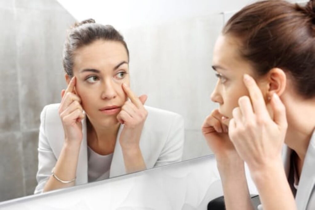 12 Cara Hilangkan Eyebag Dengan Mudah Dari Rumah 12 Cara Hilangkan Eyebag Dengan Mudah Dari Rumah